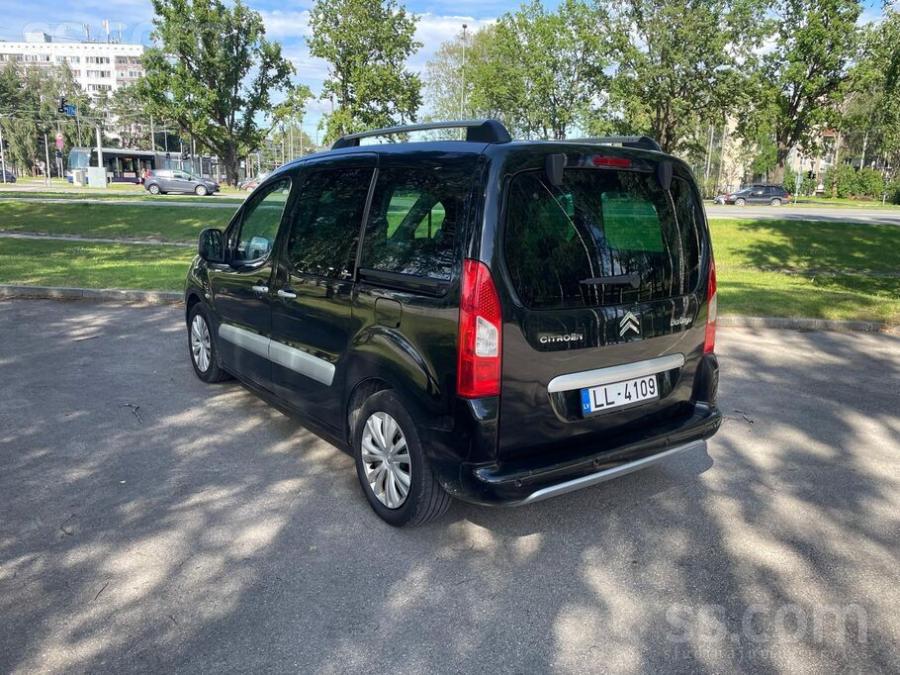Black Citroen Berlingo 2011 in Riga, with an engine capacity of 1.60 L and mileage of 298 thousand km for 2390 €, photo 11 on AUTOMOTO.COM.LV