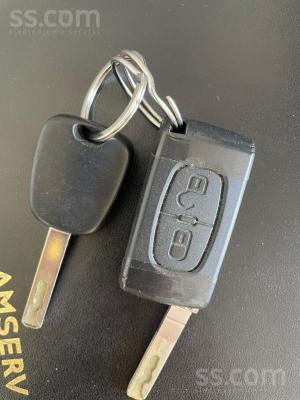 Black Citroen Berlingo 2011 in Riga, with an engine capacity of 1.60 L and mileage of 298 thousand km for 2390 €, photo 14 on AUTOMOTO.COM.LV