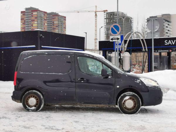 Melns Citroen Berlingo 2008 Viļņa, ar dzinēja tilpumu 1.60 L un nobraukumu 227 tūkst. km par 1150 €, foto 1 vietnē AUTOMOTO.COM.LV