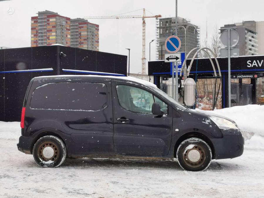 Black Citroen Berlingo 2008 in Vilnius, with an engine capacity of 1.60 L and mileage of 227 thousand km for 1150 €, photo 1 on AUTOMOTO.COM.LV