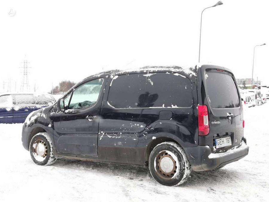 Black Citroen Berlingo 2008 in Vilnius, with an engine capacity of 1.60 L and mileage of 227 thousand km for 1150 €, photo 2 on AUTOMOTO.COM.LV