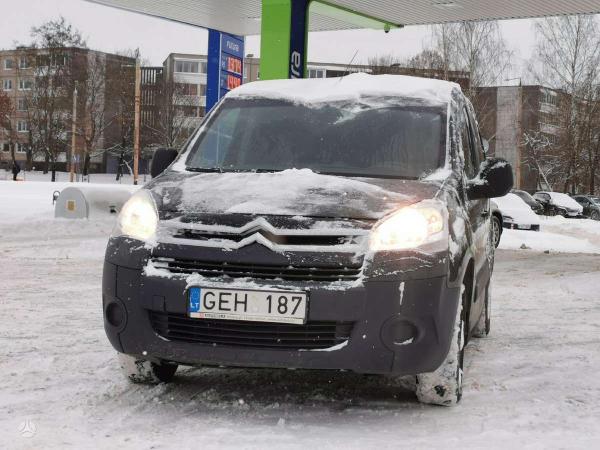 Melns Citroen Berlingo 2008 Viļņa, ar dzinēja tilpumu 1.60 L un nobraukumu 227 tūkst. km par 1150 €, foto 7 vietnē AUTOMOTO.COM.LV
