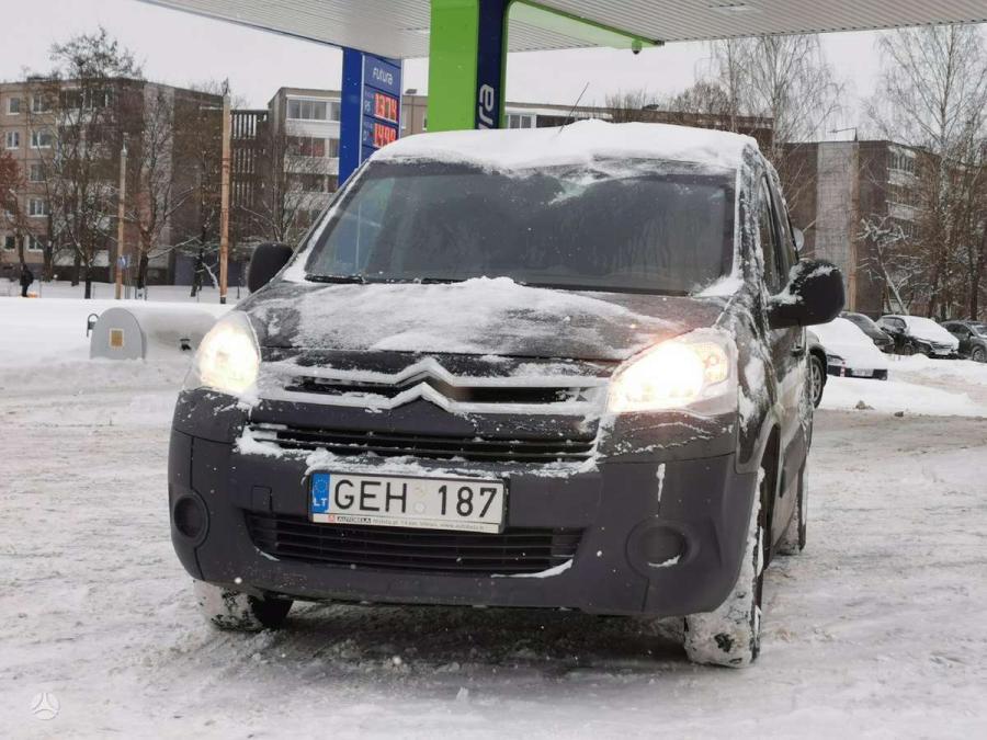Black Citroen Berlingo 2008 in Vilnius, with an engine capacity of 1.60 L and mileage of 227 thousand km for 1150 €, photo 7 on AUTOMOTO.COM.LV