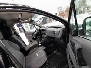 Black Citroen Berlingo 2008 in Vilnius, with an engine capacity of 1.60 L and mileage of 227 thousand km for 1150 €, photo 21 on AUTOMOTO.COM.LV