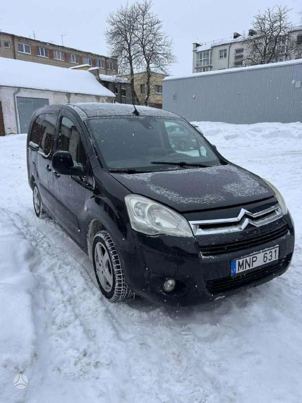 Melns Citroen Berlingo 2011 Kelmė, ar dzinēja tilpumu 1.60 L un nobraukumu 339 tūkst. km par 2700 €, foto 4 vietnē AUTOMOTO.COM.LV