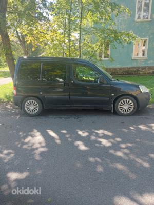 Black Citroen Berlingo 2008 in Kohtla-Jarve, with an engine capacity of 1.60 L and mileage of 372 thousand km for 888 €, photo 6 on AUTOMOTO.COM.LV