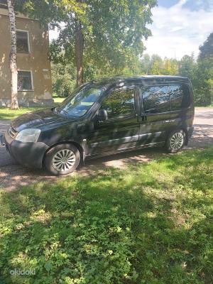 Black Citroen Berlingo 2008 in Kohtla-Jarve, with an engine capacity of 1.60 L and mileage of 372 thousand km for 888 €, photo 18 on AUTOMOTO.COM.LV
