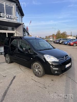 Melns Citroen Berlingo 2018 Jēkabpils, ar dzinēja tilpumu 1.60 L un nobraukumu 120 tūkst. km par 9990 €, foto 4 vietnē AUTOMOTO.COM.LV