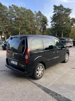 Melns Citroen Berlingo 2018 Jēkabpils, ar dzinēja tilpumu 1.60 L un nobraukumu 120 tūkst. km par 9990 €, foto 5 vietnē AUTOMOTO.COM.LV