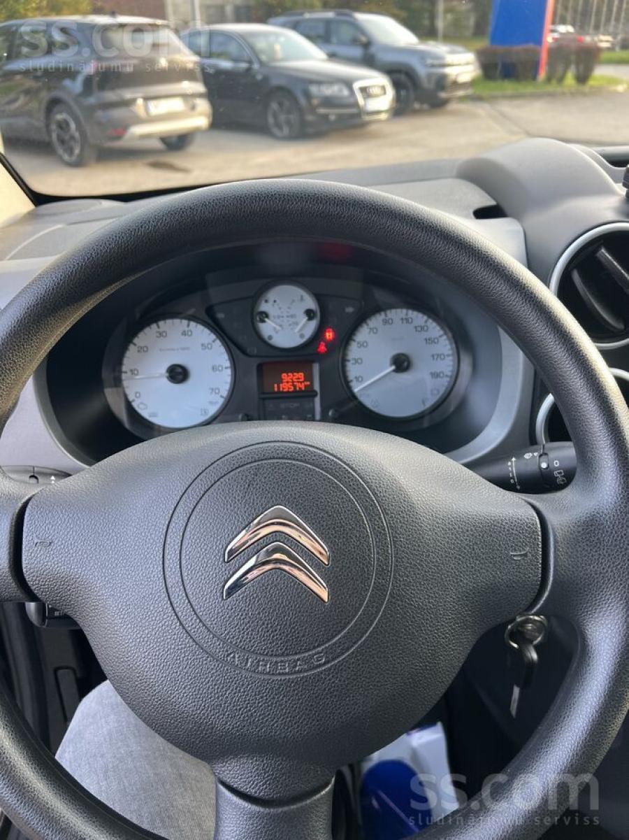Melns Citroen Berlingo 2018 Jēkabpils, ar dzinēja tilpumu 1.60 L un nobraukumu 120 tūkst. km par 9990 €, foto 12 vietnē AUTOMOTO.COM.LV