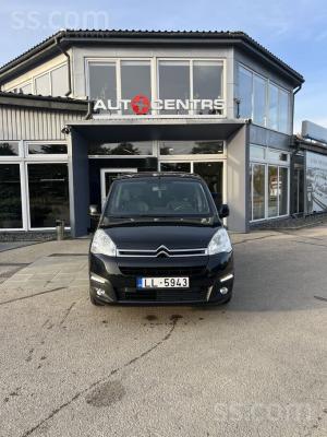 Melns Citroen Berlingo 2018 Jēkabpils, ar dzinēja tilpumu 1.60 L un nobraukumu 120 tūkst. km par 9990 €, foto  vietnē AUTOMOTO.COM.LV