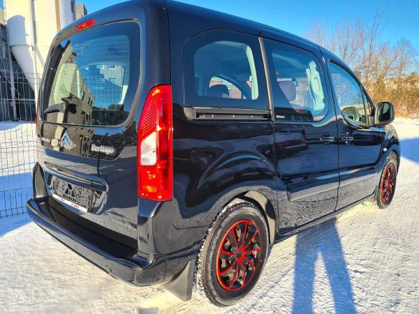 Black Citroen Berlingo 2007 in Kaunas, with an engine capacity of 1.60 L and mileage of 226 thousand km for 3950 €, photo 4 on AUTOMOTO.COM.LV