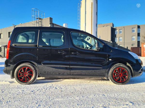 Black Citroen Berlingo 2007 in Kaunas, with an engine capacity of 1.60 L and mileage of 226 thousand km for 3950 €, photo 5 on AUTOMOTO.COM.LV