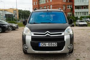 Black Citroen Berlingo 2009 in Liepaja, with an engine capacity of 1.60 L and mileage of 274 thousand km for 3900 €, photo 3 on AUTOMOTO.COM.LV
