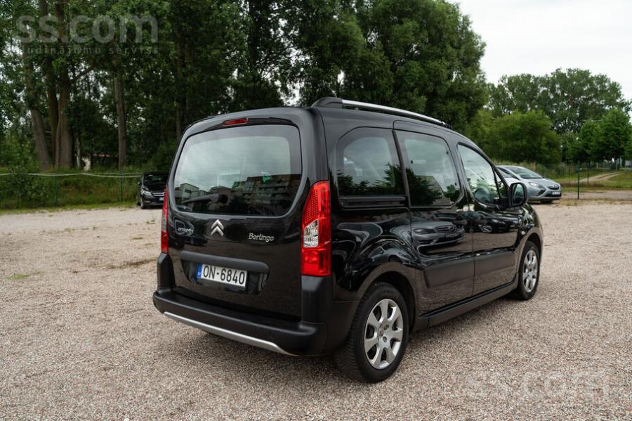 Black Citroen Berlingo 2009 in Liepaja, with an engine capacity of 1.60 L and mileage of 274 thousand km for 3900 €, photo 6 on AUTOMOTO.COM.LV