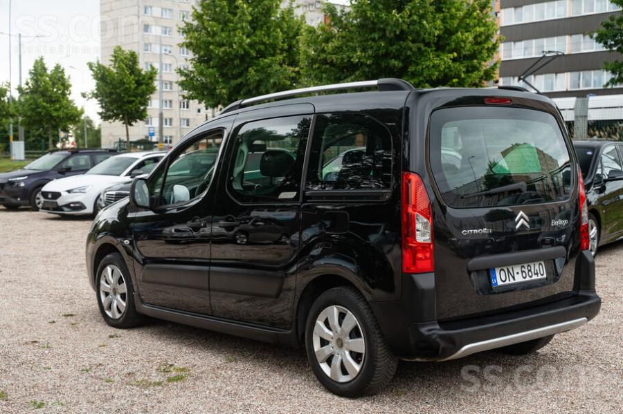 Black Citroen Berlingo 2009 in Liepaja, with an engine capacity of 1.60 L and mileage of 274 thousand km for 3900 €, photo 8 on AUTOMOTO.COM.LV