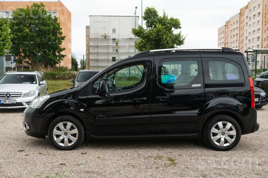 Black Citroen Berlingo 2009 in Liepaja, with an engine capacity of 1.60 L and mileage of 274 thousand km for 3900 €, photo 9 on AUTOMOTO.COM.LV