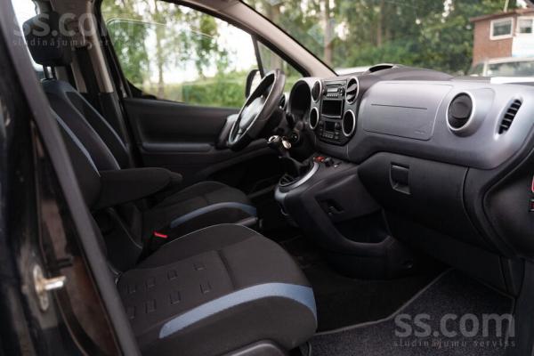 Melns Citroen Berlingo 2009 Liepāja, ar dzinēja tilpumu 1.60 L un nobraukumu 274 tūkst. km par 3900 €, foto 10 vietnē AUTOMOTO.COM.LV
