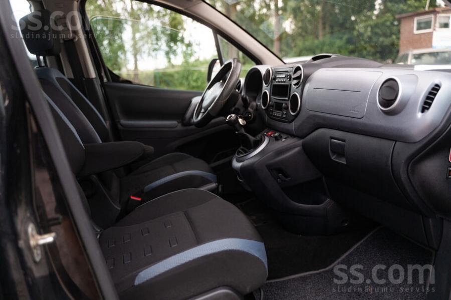 Black Citroen Berlingo 2009 in Liepaja, with an engine capacity of 1.60 L and mileage of 274 thousand km for 3900 €, photo 11 on AUTOMOTO.COM.LV