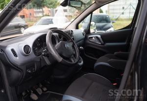 Black Citroen Berlingo 2009 in Liepaja, with an engine capacity of 1.60 L and mileage of 274 thousand km for 3900 €, photo 13 on AUTOMOTO.COM.LV