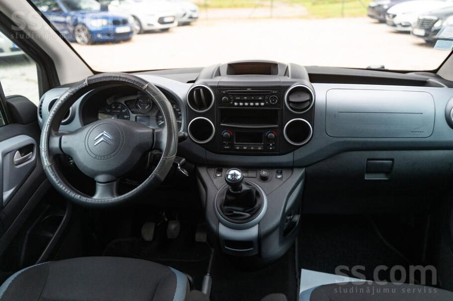 Black Citroen Berlingo 2009 in Liepaja, with an engine capacity of 1.60 L and mileage of 274 thousand km for 3900 €, photo 15 on AUTOMOTO.COM.LV