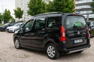 Melns Citroen Berlingo 2009 Liepāja, ar dzinēja tilpumu 1.60 L un nobraukumu 274 tūkst. km par 3900 €, foto 8 vietnē AUTOMOTO.COM.LV