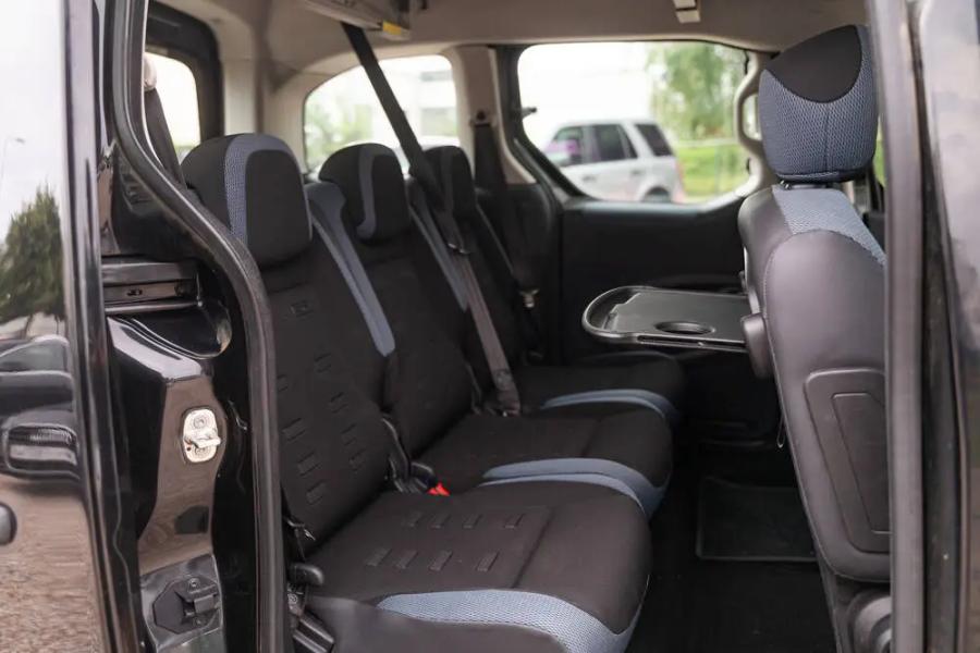 Melns Citroen Berlingo 2009 Liepāja, ar dzinēja tilpumu 1.60 L un nobraukumu 274 tūkst. km par 3900 €, foto 12 vietnē AUTOMOTO.COM.LV