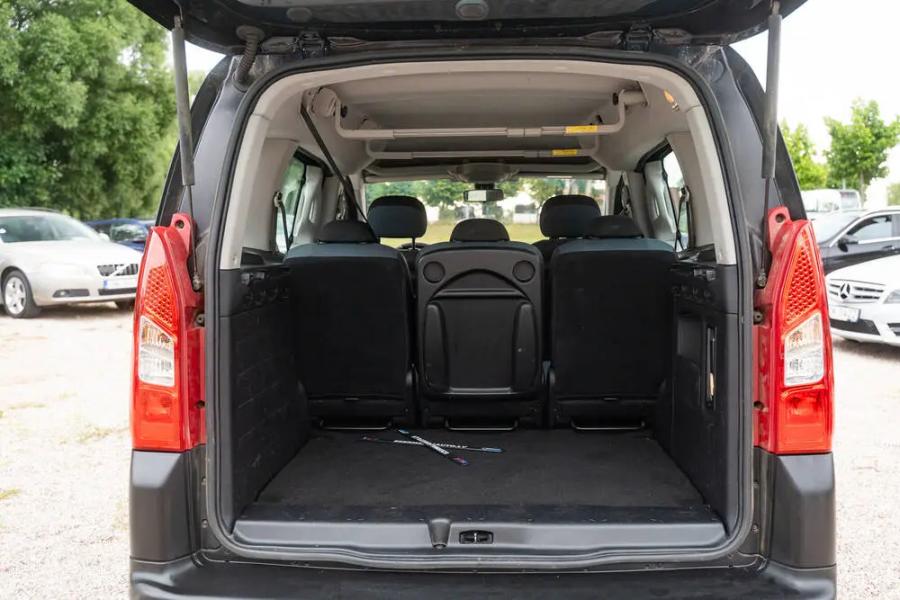 Melns Citroen Berlingo 2009 Liepāja, ar dzinēja tilpumu 1.60 L un nobraukumu 274 tūkst. km par 3900 €, foto 14 vietnē AUTOMOTO.COM.LV
