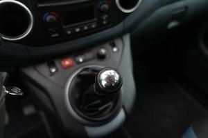 Melns Citroen Berlingo 2009 Liepāja, ar dzinēja tilpumu 1.60 L un nobraukumu 274 tūkst. km par 3900 €, foto 20 vietnē AUTOMOTO.COM.LV
