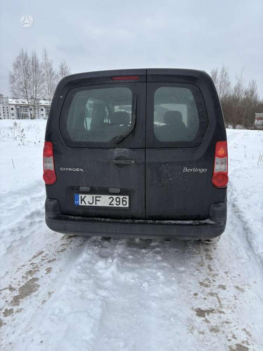 Melns Citroen Berlingo 2010 Viļņa, ar dzinēja tilpumu 1.56 L un nobraukumu 301 tūkst. km par 2100 €, foto 3 vietnē AUTOMOTO.COM.LV