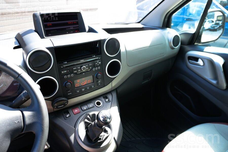 Black Citroen Berlingo 2010 in Riga, with an engine capacity of 1.60 L and mileage of 225 thousand km for 3890 €, photo 9 on AUTOMOTO.COM.LV