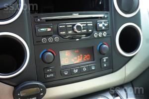Black Citroen Berlingo 2010 in Riga, with an engine capacity of 1.60 L and mileage of 225 thousand km for 3890 €, photo 11 on AUTOMOTO.COM.LV