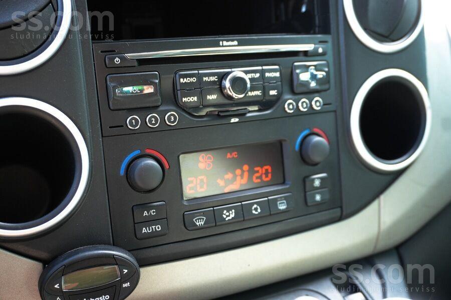Black Citroen Berlingo 2010 in Riga, with an engine capacity of 1.60 L and mileage of 225 thousand km for 3890 €, photo 11 on AUTOMOTO.COM.LV