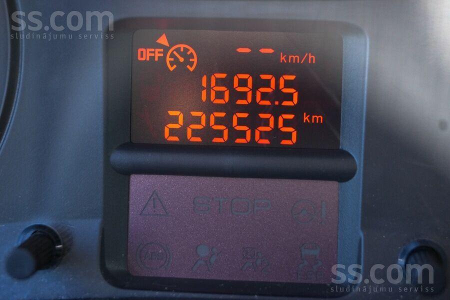 Black Citroen Berlingo 2010 in Riga, with an engine capacity of 1.60 L and mileage of 225 thousand km for 3890 €, photo 15 on AUTOMOTO.COM.LV