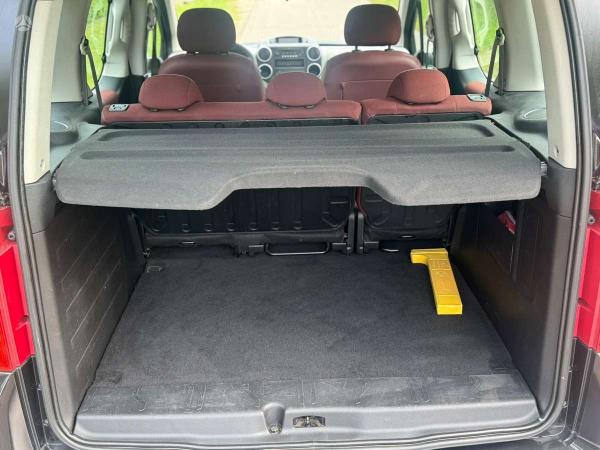 Melns Citroen Berlingo 2010 Utena, ar dzinēja tilpumu 1.56 L un nobraukumu 261 tūkst. km par 2750 €, foto 9 vietnē AUTOMOTO.COM.LV