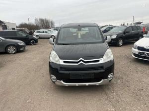 Melns Citroen Berlingo 2011 Utena, ar dzinēja tilpumu 1.50 L un nobraukumu 201 tūkst. km par 4500 €, foto 2 vietnē AUTOMOTO.COM.LV