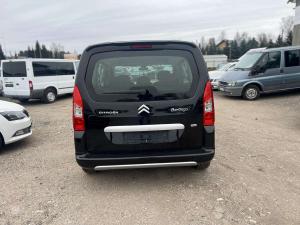 Melns Citroen Berlingo 2011 Utena, ar dzinēja tilpumu 1.50 L un nobraukumu 201 tūkst. km par 4500 €, foto 5 vietnē AUTOMOTO.COM.LV