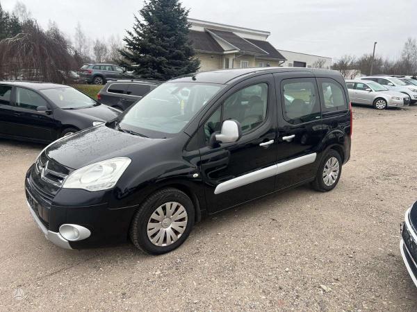 Black Citroen Berlingo 2011 in Utena, with an engine capacity of 1.50 L and mileage of 201 thousand km for 4450 €, photo 1 on AUTOMOTO.COM.LV