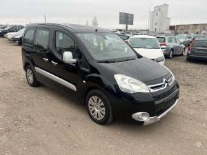 Melns Citroen Berlingo 2011 Utena, ar dzinēja tilpumu 1.50 L un nobraukumu 201 tūkst. km par 4450 €, foto 3 vietnē AUTOMOTO.COM.LV