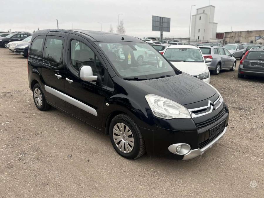 Melns Citroen Berlingo 2011 Utena, ar dzinēja tilpumu 1.50 L un nobraukumu 201 tūkst. km par 4450 €, foto 3 vietnē AUTOMOTO.COM.LV