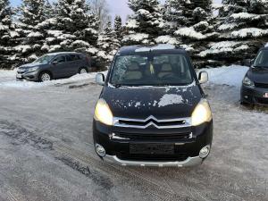 Black Citroen Berlingo 2011 in Utena, with an engine capacity of 1.50 L and mileage of 201 thousand km for 4450 €, photo 2 on AUTOMOTO.COM.LV