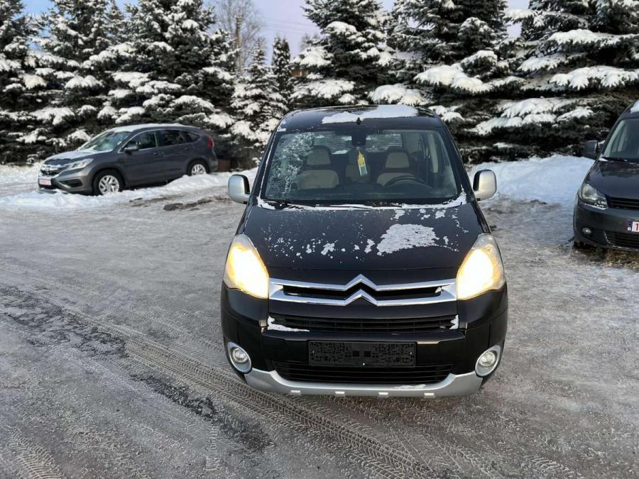Black Citroen Berlingo 2011 in Utena, with an engine capacity of 1.50 L and mileage of 201 thousand km for 4450 €, photo 2 on AUTOMOTO.COM.LV
