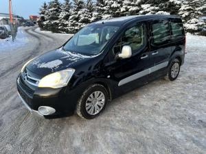 Black Citroen Berlingo 2011 in Utena, with an engine capacity of 1.50 L and mileage of 201 thousand km for 4450 €, photo 3 on AUTOMOTO.COM.LV