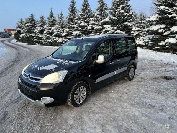 Melns Citroen Berlingo 2011 Utena, ar dzinēja tilpumu 1.50 L un nobraukumu 201 tūkst. km par 4450 €, foto 4 vietnē AUTOMOTO.COM.LV