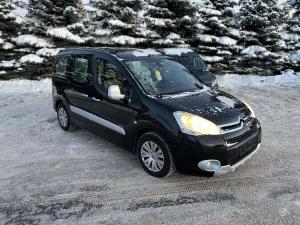 Black Citroen Berlingo 2011 in Utena, with an engine capacity of 1.50 L and mileage of 201 thousand km for 4450 €, photo 5 on AUTOMOTO.COM.LV