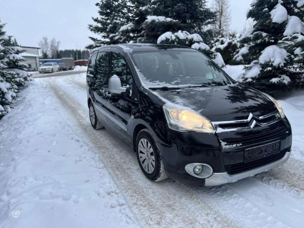 Black Citroen Berlingo 2011 in Utena, with an engine capacity of 1.50 L and mileage of 205 thousand km for 4500 €, photo 3 on AUTOMOTO.COM.LV