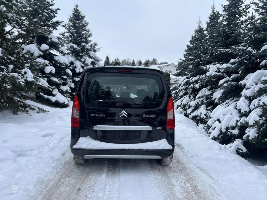 Black Citroen Berlingo 2011 in Utena, with an engine capacity of 1.50 L and mileage of 205 thousand km for 4500 €, photo 5 on AUTOMOTO.COM.LV