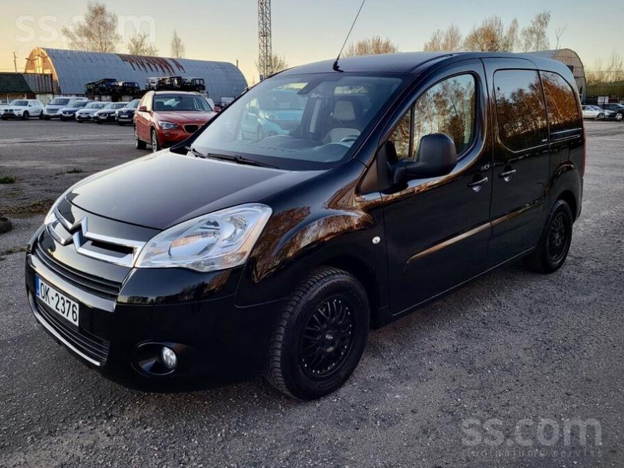 Melns Citroen Berlingo 2011 Rīga, ar dzinēja tilpumu 1.60 L un nobraukumu 0 tūkst. km par 3990 €, foto 1 vietnē AUTOMOTO.COM.LV