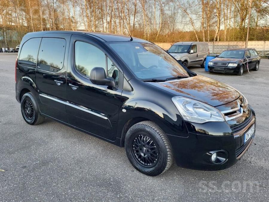 Melns Citroen Berlingo 2011 Rīga, ar dzinēja tilpumu 1.60 L un nobraukumu 0 tūkst. km par 3990 €, foto 4 vietnē AUTOMOTO.COM.LV