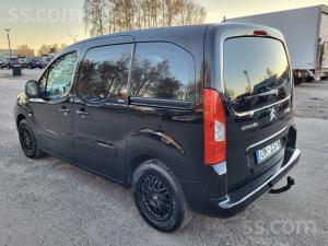 Melns Citroen Berlingo 2011 Rīga, ar dzinēja tilpumu 1.60 L un nobraukumu 0 tūkst. km par 3990 €, foto 6 vietnē AUTOMOTO.COM.LV